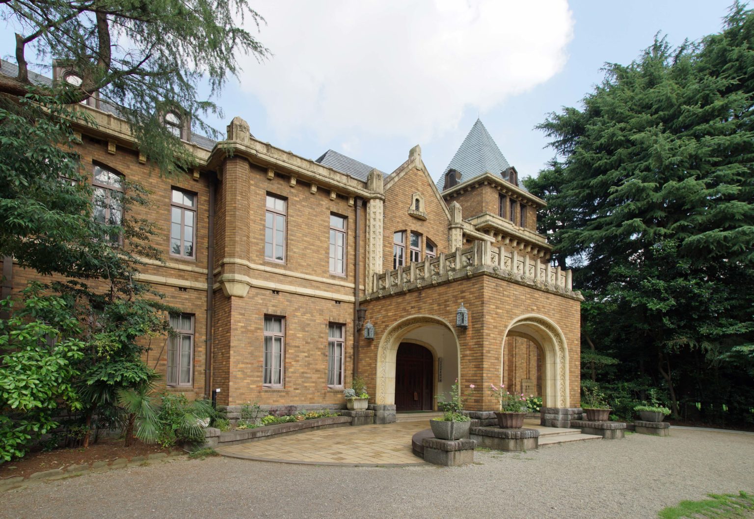 Meiji Mansions and Taisho Teitaku - PAPERSKY
