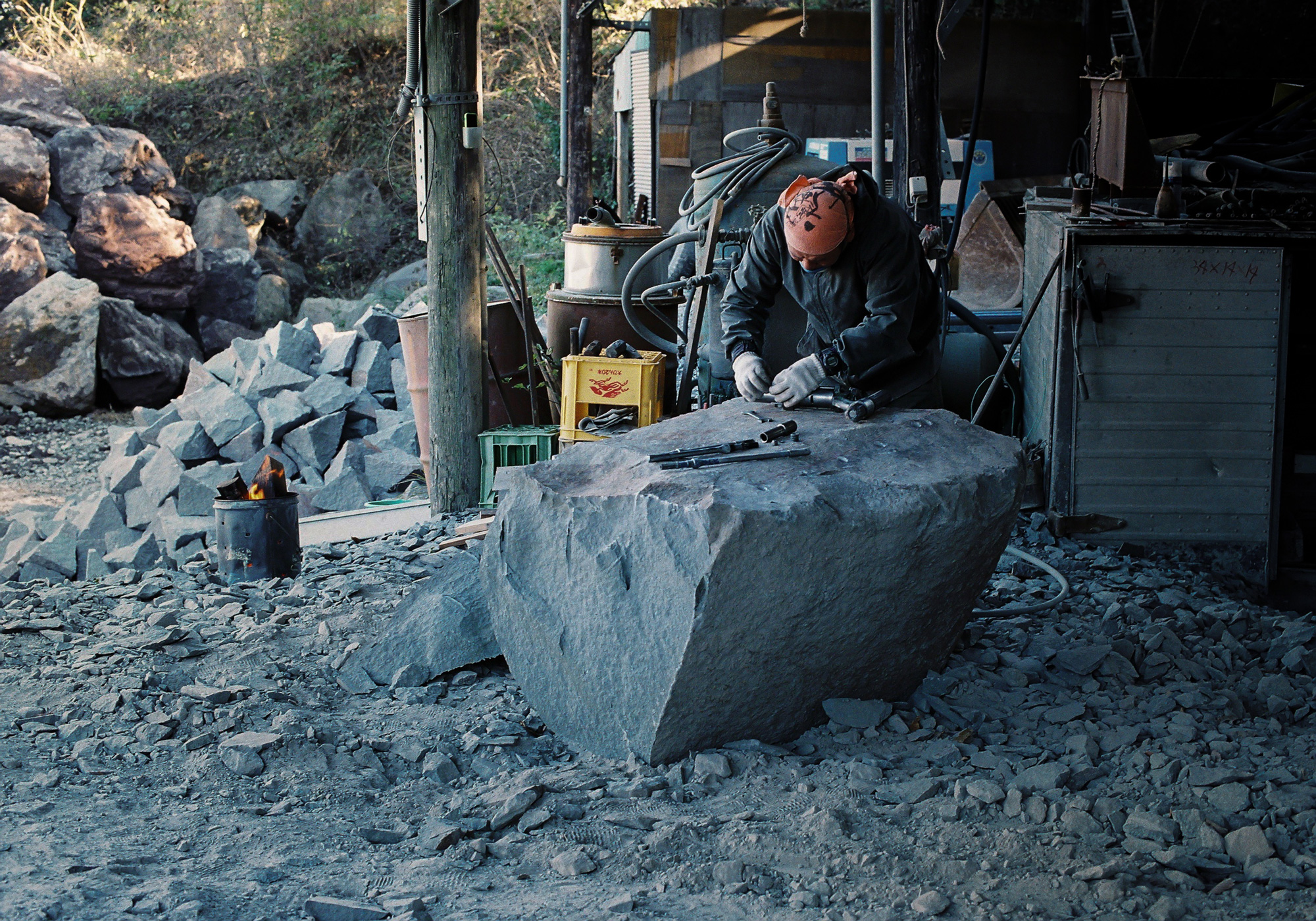 Sekizai / Manazuru Stone Cutters - PAPERSKY - CULTURE