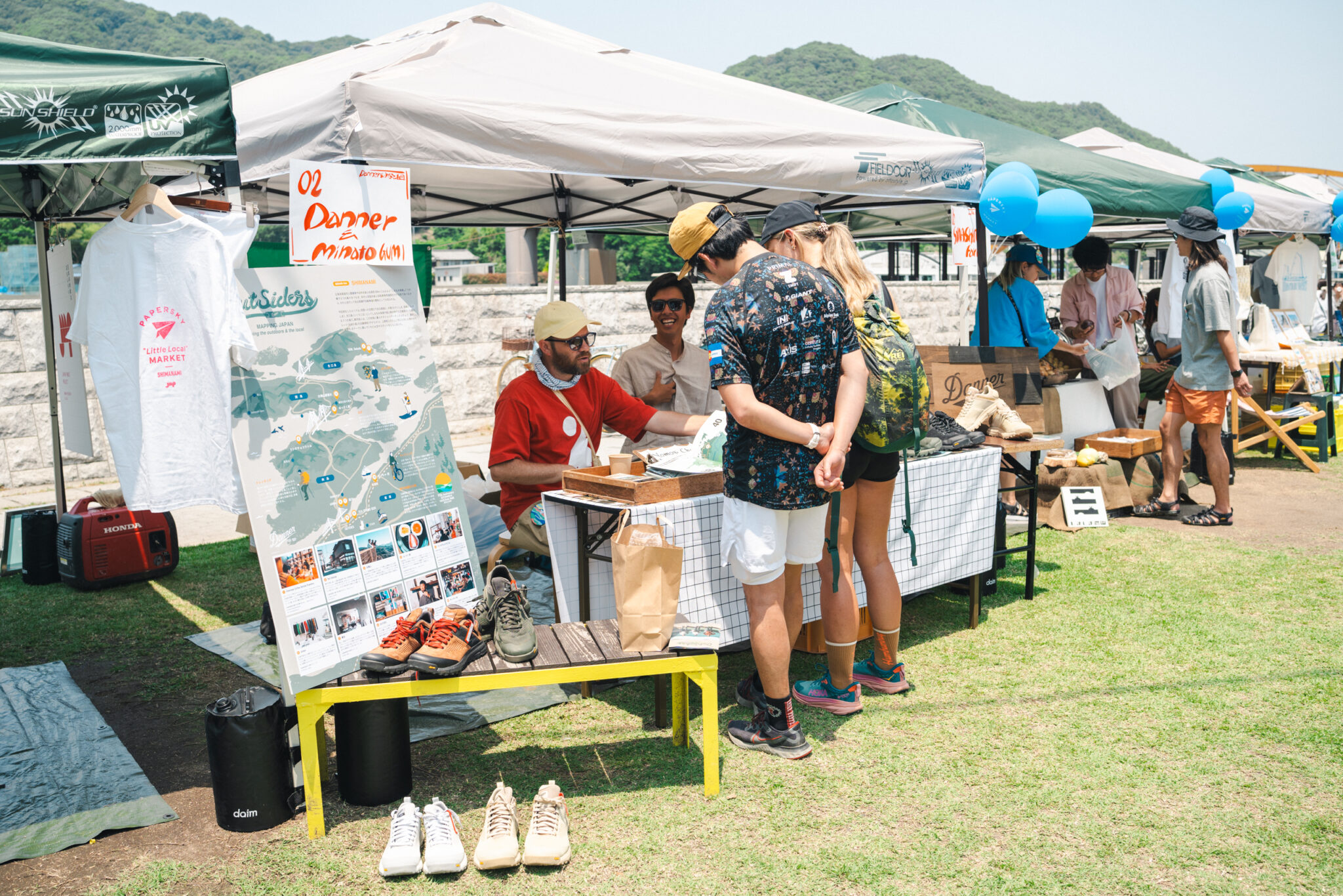 Little Local Market - PAPERSKY