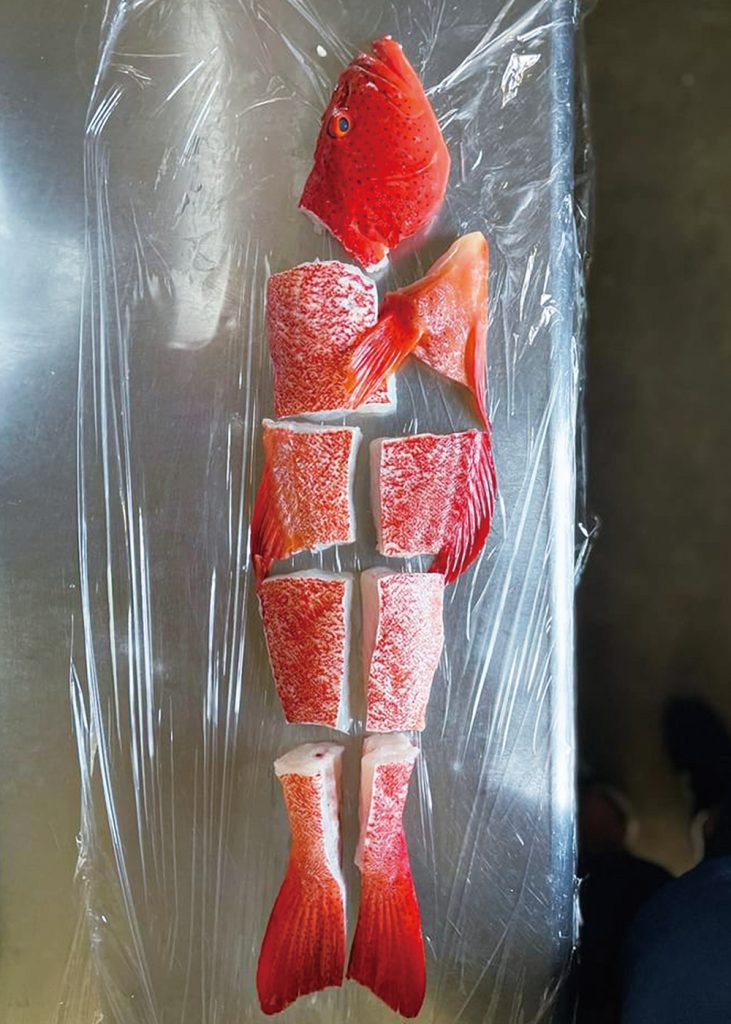 Yasuhiro Tomari（Chef） - PAPERSKY